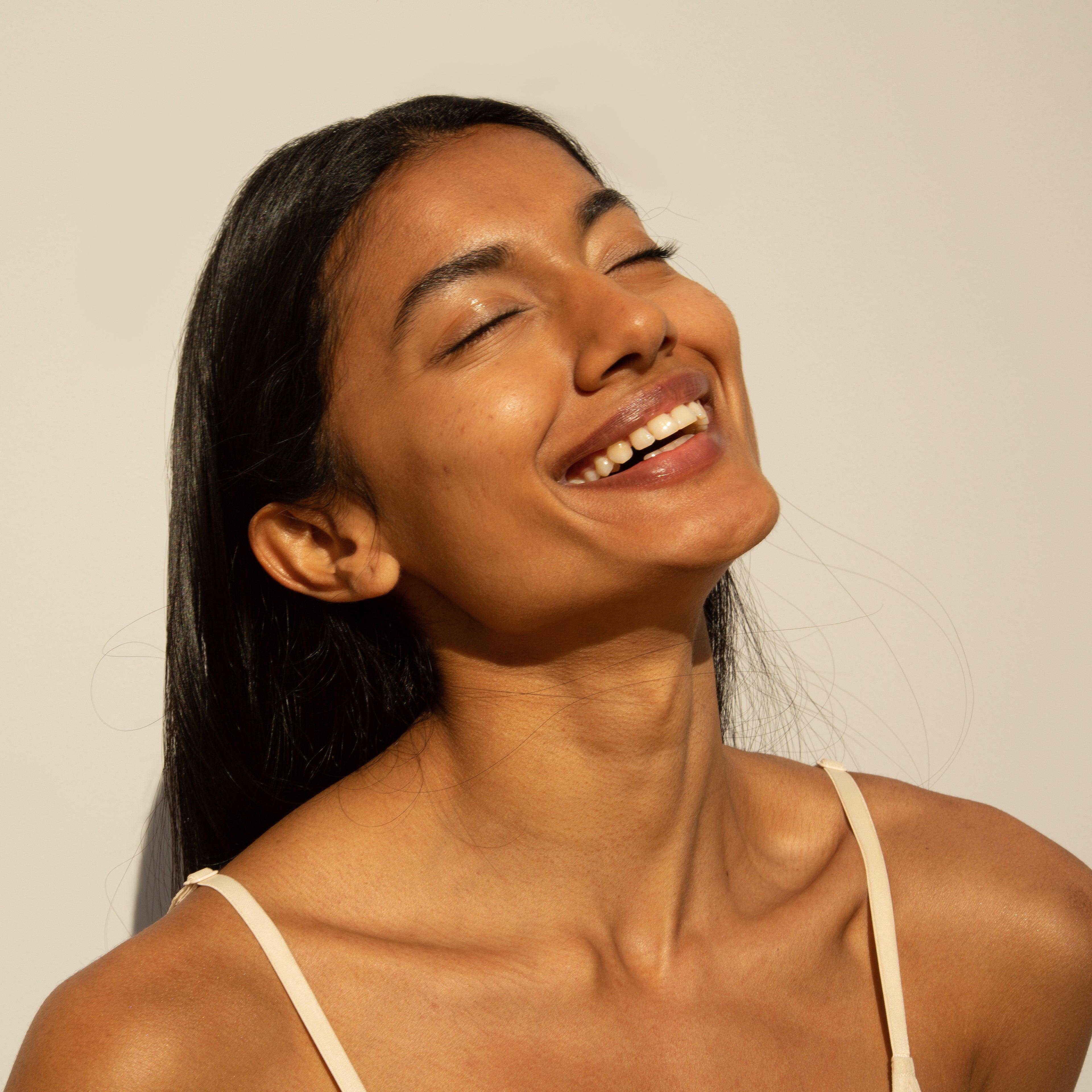 Achieving Sun-Kissed Skin Safely: The Role of Sun Tanning vs. Sunless ...